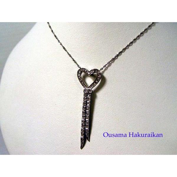 商品詳細素材K18ホワイトゴールド ダイヤモンド41石（計0.2ct）サイズペンダントトップ：高さ約45mm、幅約13mm付属品収納ケース★高級感あり。オシャレなデザインのペンダントトップ。★K18ホワイトゴールド台に計41石（0.2ct）...