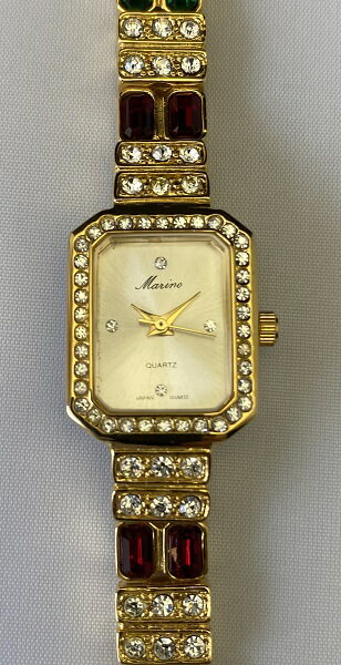 商品詳細商品番号A93カラーデザイン：1.四角×白 2.丸×黒ムーブメントクォーツ式