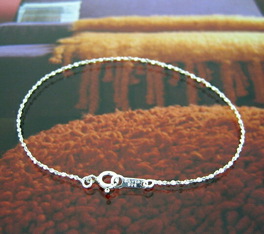 燻し・ロジウム・金メッキ加工について燻し加工・・シルバーの表面を黒く燻し、アンティーク調の色合いを持たせた加工です。ご注文を頂いてから加工する為、タイミングにもよりますが最大で3営業日前後頂く場合がございます。詳しくは⇒こちらをご覧下さい。...