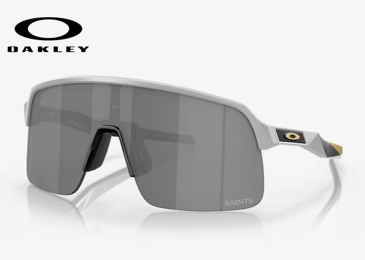 ★オークリー OAKLEY★ New Orleans Saints Sutro Lite マットフォグ/プリズムブラック Matte fog/Prizm black Sutroファミリーは、より広い視野を確保するために、人気のスタイルのセミ...
