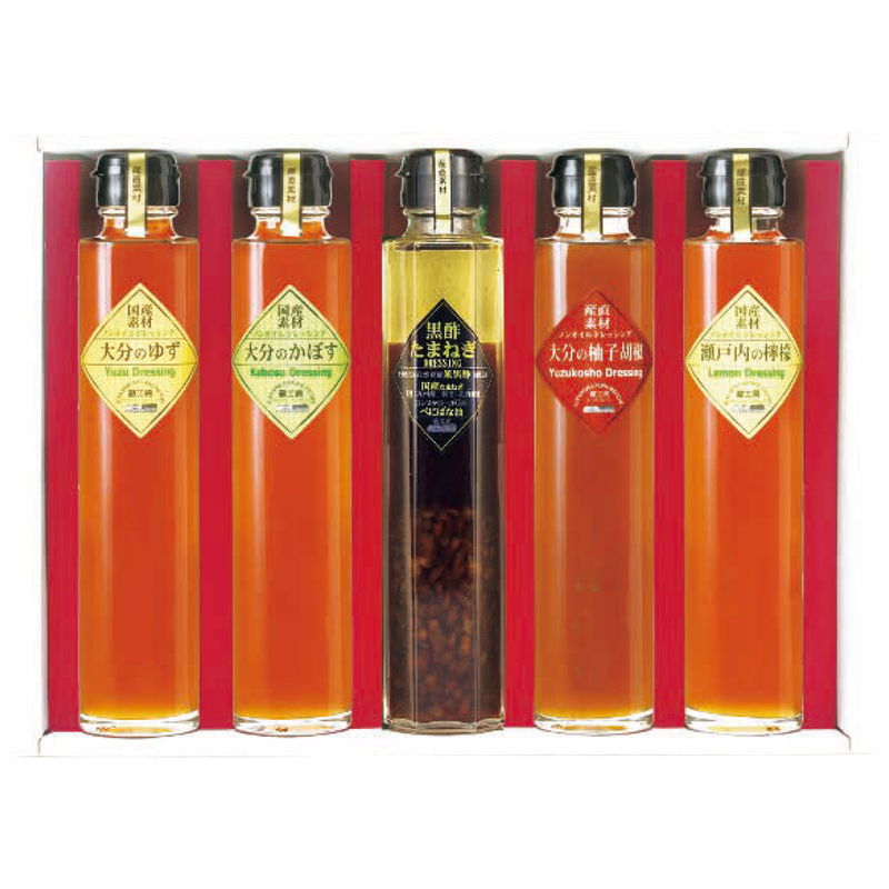 　ギフトサービスについてかぼす、柚子、レモン・・・ 国産の新鮮素材を使用したドレッシングです。現代の食卓にマッチした スタイリッシュなスリム瓶入り。“おいしさ”とともに“ちょっと上質な”空間を演出します。■商品名:産直素材ドレッシング詰合せ...