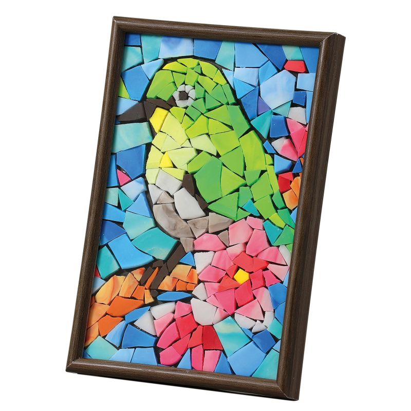 　ギフトサービスについて※未完成品(商品画像は作品例となります)粘土で好きな色やグラデーションのパーツを作ってモザイク風の作品をつくろう!■品名 :モザイクフレーム ハガキサイズ(アイボリークレイ)■品番:023764■JANコード:452...