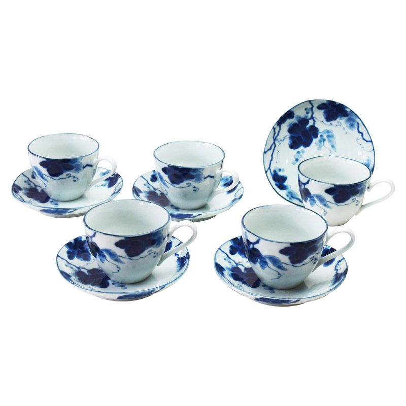 　ギフトサービスについて■商品名:藍染ぶどうコーヒー5客セット■材質:磁器■セット内容:セット内容/碗(φ8.6×6.5cm)・皿(φ13.6×2.8cm)×各5■箱サイズ:23×33×9cm■原産国:日本■品番:310403■のし:みの■...