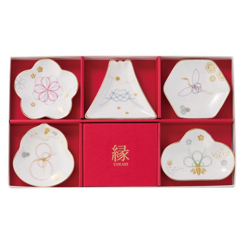 　ギフトサービスについて水引をイメージした上品な和のデザイン。結婚式の引出物や嬉しいお祝いに喜ばれます。水引をイメージした上品な和のデザイン。結婚式の引出物や嬉しいお祝いに喜ばれます。■商品名:縁 -yukari- 五様小皿揃■サイズ:桜:...