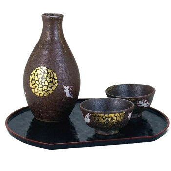 &nbsp;日本製 伝統工芸 九谷焼 晩酌揃 金箔月見うさぎ N123-08九谷五彩と高度な技法で器を彩るお酒の器【日本製 伝統工芸 九谷焼 晩酌揃 金箔月見うさぎ N123-08】 fk094igrjs 九谷焼の酒器は、九谷五彩と高度な技...