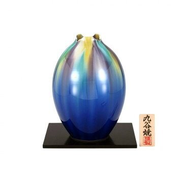 &nbsp;日本製 伝統工芸 九谷焼 博峰作 9号花瓶 釉彩 N176-07九谷焼の花瓶【日本製 伝統工芸 九谷焼 博峰作 9号花瓶 釉彩 N176-07】 fk094igrjs 和風にも洋風にも合わせやすく、室内のあらゆる場所で飾って楽し...