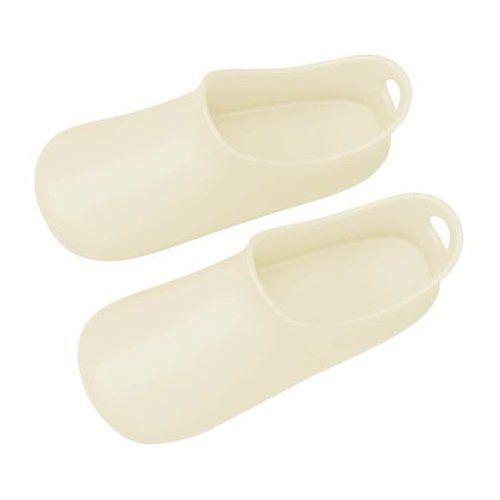 　ギフトサービスについてやわらかく、すべりにくいバスシューズ。ほっこりしたシルエットで、お風呂に置きやすいデザイン。フッキング穴があるので、簡単に収納できる。サイズ(約):フリーサイズ(24〜26cm)個装サイズ(約) 幅28×奥行33.5...