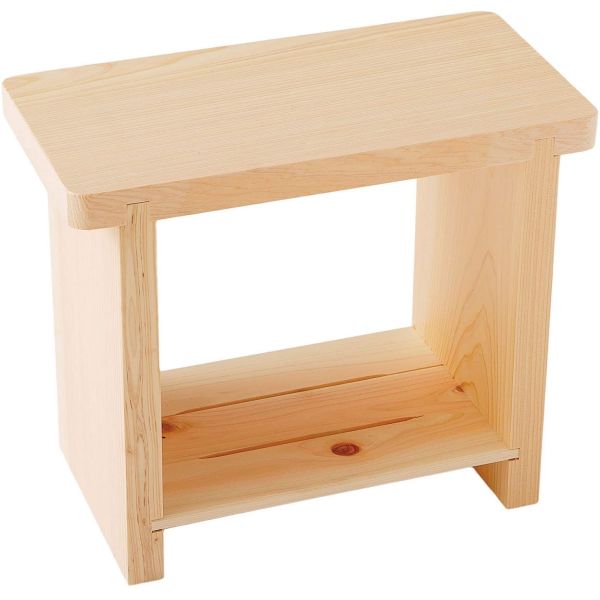 　ギフトサービスについて国産桧を利用した風呂椅子。下部棚には手おけなどを収納できる。表面は無塗装。職人による手作り製品。サイズ(約)幅36×奥行18×高さ30cm天然木(桧)製造国:日本商品特徴一覧、4906056020503、通信販売、通...