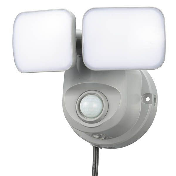 　ギフトサービスについて・商品名: LEDセンサーライト(2灯/800lm/高輝度/コンセント式)・型番: OSE-LS800・JANコード: 4971275780682・販売元: (株)オーム電機【特長】●2灯式LEDセンサーライト●人感...