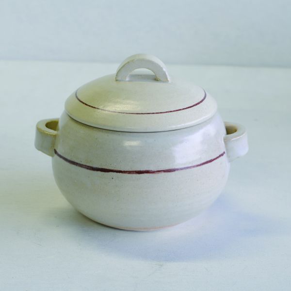 　ギフトサービスについて■サイズ・容量: φ 18.5 ×21× 15cm 1700cc■生産地:日本■素材・成分:陶器★火加減、手間いらずで約30分でかまどで炊いたようなおいしいごはんが出来上がる★熱しにくく冷めにくい土鍋はご飯炊きに最高...