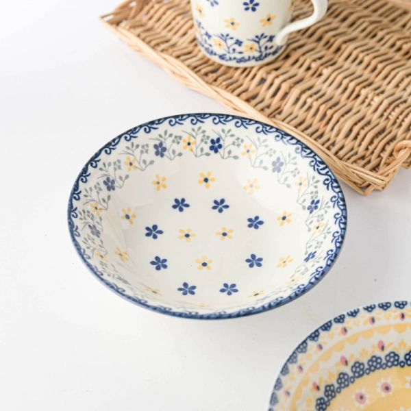 　ギフトサービスについて温かい家庭的な雰囲気が人気なポーランド風食器。より食卓に取り入れやすい、淡い色合いのシリーズが登場しました。おとぎ話の中にポトンと落ちたような、可愛らしい世界観をお楽しみください。フルーツやサラダがよく似合うサイズ。...