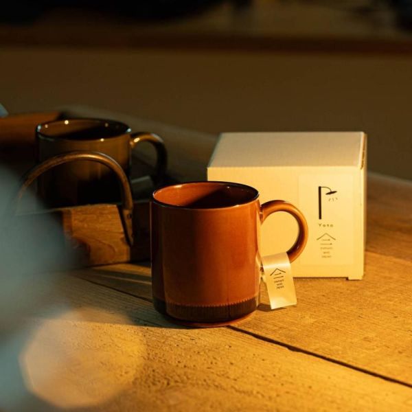 　ギフトサービスについて「Yoto(ヨト)」は、静かな時間にそっと寄り添う器。 名前の由来は、日本語の“余灯”── 誰かが見ていなくても、心の奥に静かに灯る小さなあかりのこと。 忙しい日々のすき間に、ほっとひと息つくためのカップです。釉薬の...