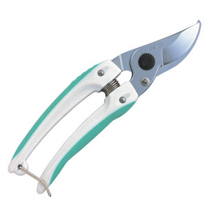 切断能力 ●生木：15mm 商品仕様 ●ハードクローム仕上げ●高炭素刃物鋼●エラストマーグリップ●打合いクッション付 商品サイズ ●全長：185mm●刃長：43mm●質量：135g刃が大きく開き、太い枝も楽に切れます。