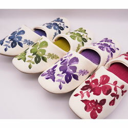 スリッパ　シビラ　レディース　Mサイズ22-24cm 　花柄 　カンボジア 甲　中板ポリエステル 丸洗い可能（タンブラー乾燥はしないでください）洗濯上の注意をよく読んでお洗濯してください。