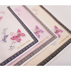 女性用　レディース　ブランド　　HANAE　MORI　ハナエモリ　ガーゼ カバンやポケットに　お食事の際にひざの上にのせてもおしゃれ　生地：日本製　綿100％　52×52cm　御礼や御返しなどにおすすめ　 毎日の必需品として、バッグの中に入...