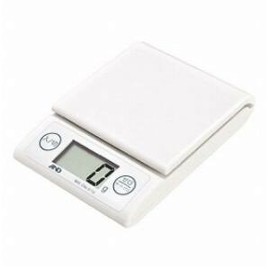 商品名 デジタルホームスケール（2kg）　UH-3303-W ホワイト 型番 UH-3303-W JANコード 4981046604383 メーカー エー・アンド・デイ 色 （W）ホワイト 本体サイズ(H×W×D) mm 35×120×16...
