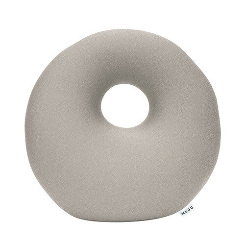 MOGU プレミアム ホールクッション SGY GY ●イスにソファにちょうどいい MOGU PREホールクッション上質な肌さわりとやわらかさが心地よい！厚みの変化でフィット感が高まります。イスやソファでの使用もお勧めです。●MOGUとは食...
