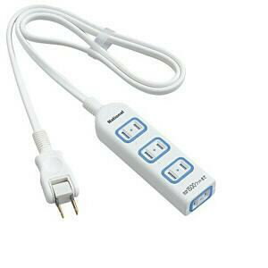 ○世界初（2006年1月12日発表。テーブルタップの中でナショナル社調べ）一時的な水しぶき・ホコリの侵入をガードする「防水扉（水が飛散した時、コンセント内部への浸入を防ぐ扉＋パッキンの防水性能はナショナル社独自の試験条件で評価）」付。○内ボ...