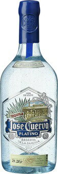 クエルボ社の自社畑の中で10年～12年物のアガヴェだけを厳選してつくられるプレミアムシルバーテキーラ。アガヴェの新鮮な風味ながらスムースな飲み口です。ストレートで、またプレミアムテキーラカクテルのベースとしても楽しめます。