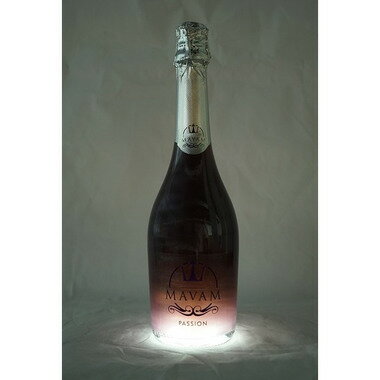 フレーバー：ブラックベリー ― 深くて甘い、魅惑のパープル。― 濃厚でフルーティーなブラックベリー。 甘酸っぱさが絶妙で、一口飲めばその深みにはまる。 大人っぽくて、少し贅沢な気分を味わいたい時にぴったり。 パッションが誘う、夜の余韻をあなたに。