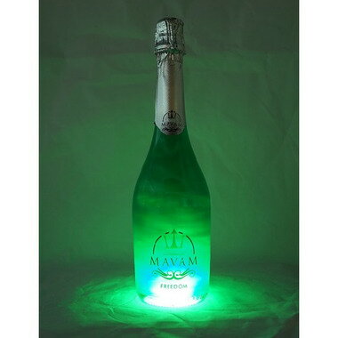 フレーバー：レモン・ライム ― スッキリ爽快！自由って、こういう味。― レモンとライムの爽やかコンビ。 ひと口でシュワッと広がる爽快感がクセになる。 柑橘パワーで、おしゃれにリフレッシュ。