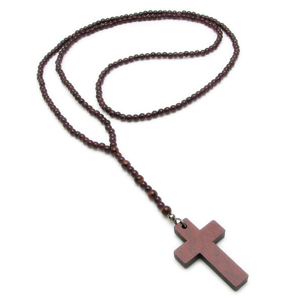 木製のクロスが素朴なナチュラルテイストのロザリオネックレス 小さめのビーズが主張過ぎずに使いやすい！ 長めのスタイルがナチュラルでいい感じです ※クロスには天然素材を使用しているため、木目やカラー、大きさ等にばらつきがございます ※ビーズは...