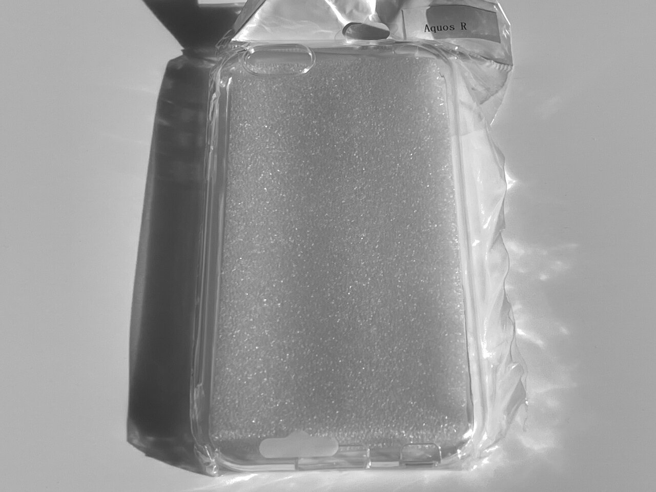 「TPU」とは熱「可塑性ポリウレタン」という素材のことで、 ゴムのような柔らかな弾力性と硬質プラスチックのような強さを 合わせ持つ高分子化合物です ■特徴： 1.本体の綺麗さそのまま、より美しく再現できます 　本体デザインを損なわずシンプル...