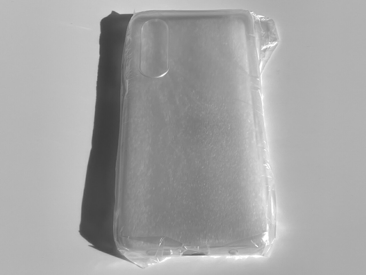 「TPU」とは熱「可塑性ポリウレタン」という素材のことで、 ゴムのような柔らかな弾力性と硬質プラスチックのような強さを 合わせ持つ高分子化合物です ■特徴： 1.本体の綺麗さそのまま、より美しく再現できます 　本体デザインを損なわずシンプル...