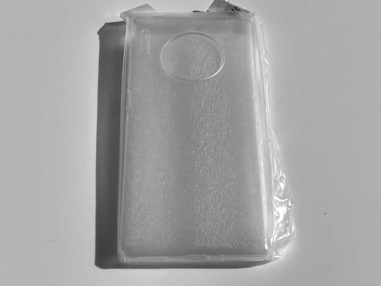 「TPU」とは熱「可塑性ポリウレタン」という素材のことで、 ゴムのような柔らかな弾力性と硬質プラスチックのような強さを 合わせ持つ高分子化合物です ■特徴： 1.本体の綺麗さそのまま、より美しく再現できます 　本体デザインを損なわずシンプル...