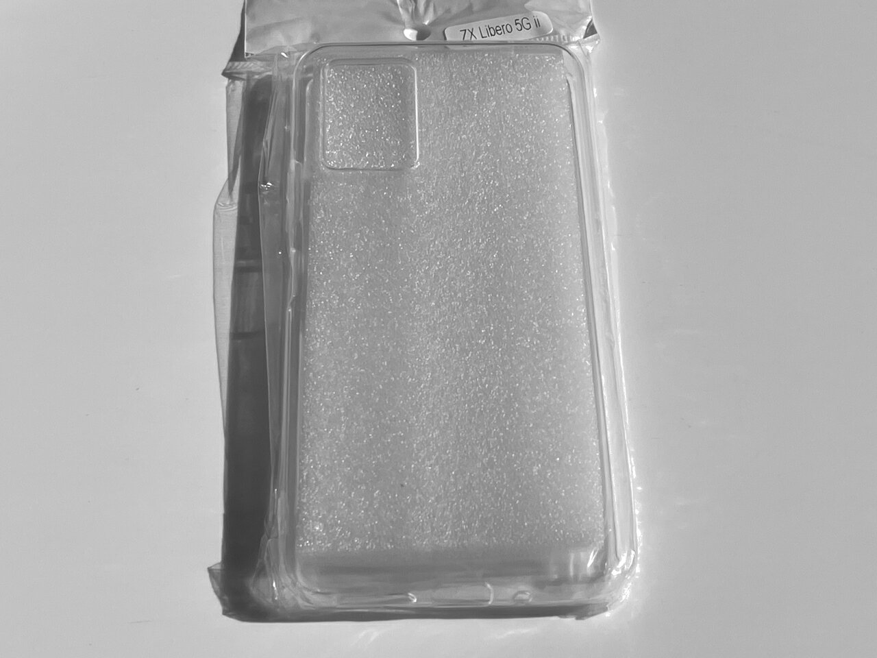 「TPU」とは熱「可塑性ポリウレタン」という素材のことで、 ゴムのような柔らかな弾力性と硬質プラスチックのような強さを 合わせ持つ高分子化合物です ■特徴： 1.本体の綺麗さそのまま、より美しく再現できます 　本体デザインを損なわずシンプル...