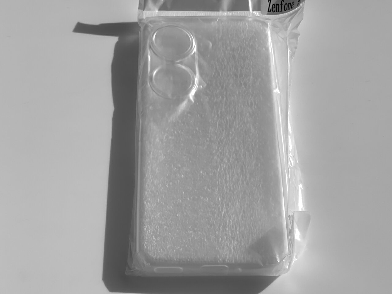 「TPU」とは熱「可塑性ポリウレタン」という素材のことで、 ゴムのような柔らかな弾力性と硬質プラスチックのような強さを 合わせ持つ高分子化合物です ■特徴： 1.本体の綺麗さそのまま、より美しく再現できます 　本体デザインを損なわずシンプル...