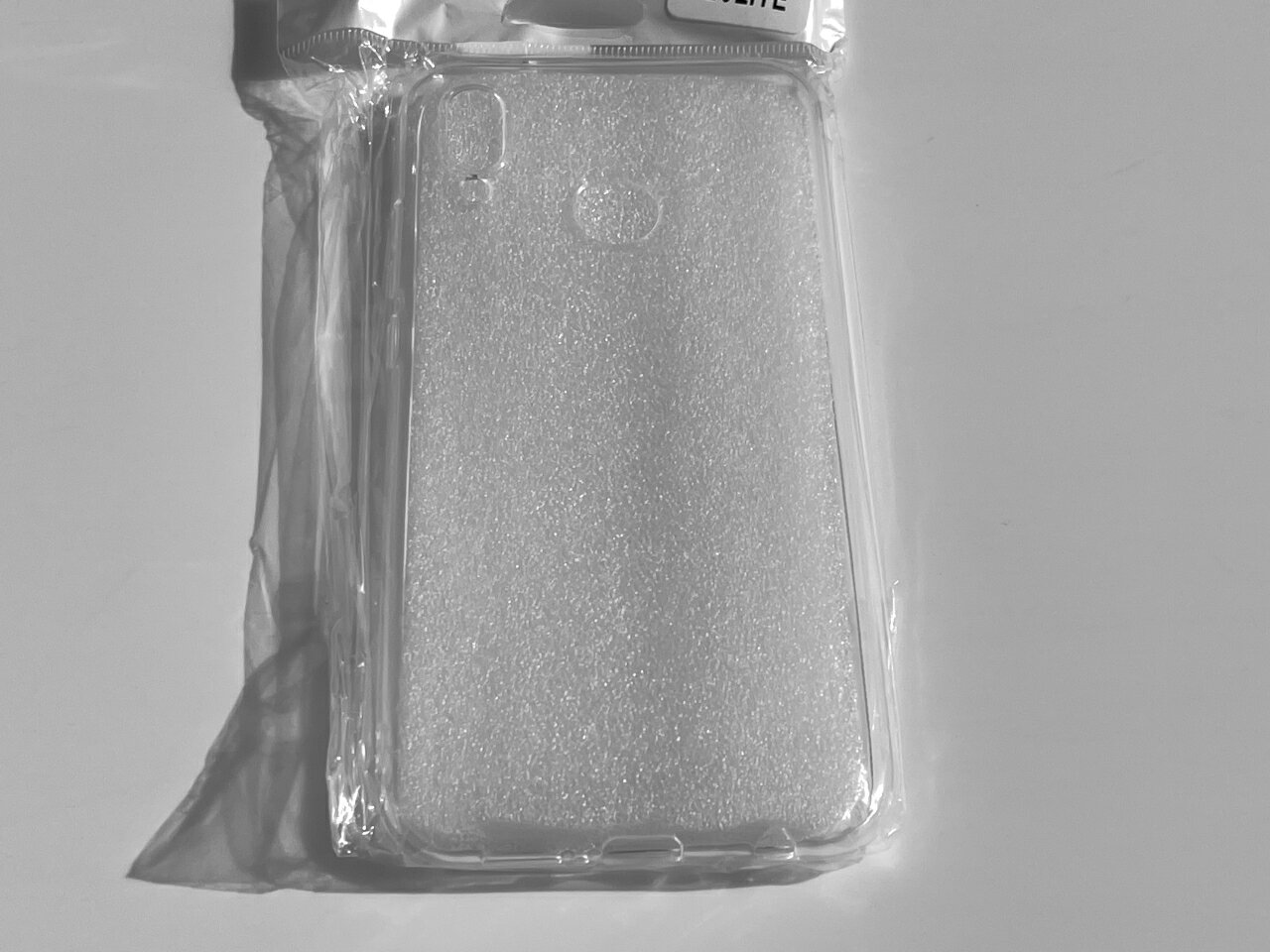 「TPU」とは熱「可塑性ポリウレタン」という素材のことで、 ゴムのような柔らかな弾力性と硬質プラスチックのような強さを 合わせ持つ高分子化合物です ■特徴： 1.本体の綺麗さそのまま、より美しく再現できます 　本体デザインを損なわずシンプル...