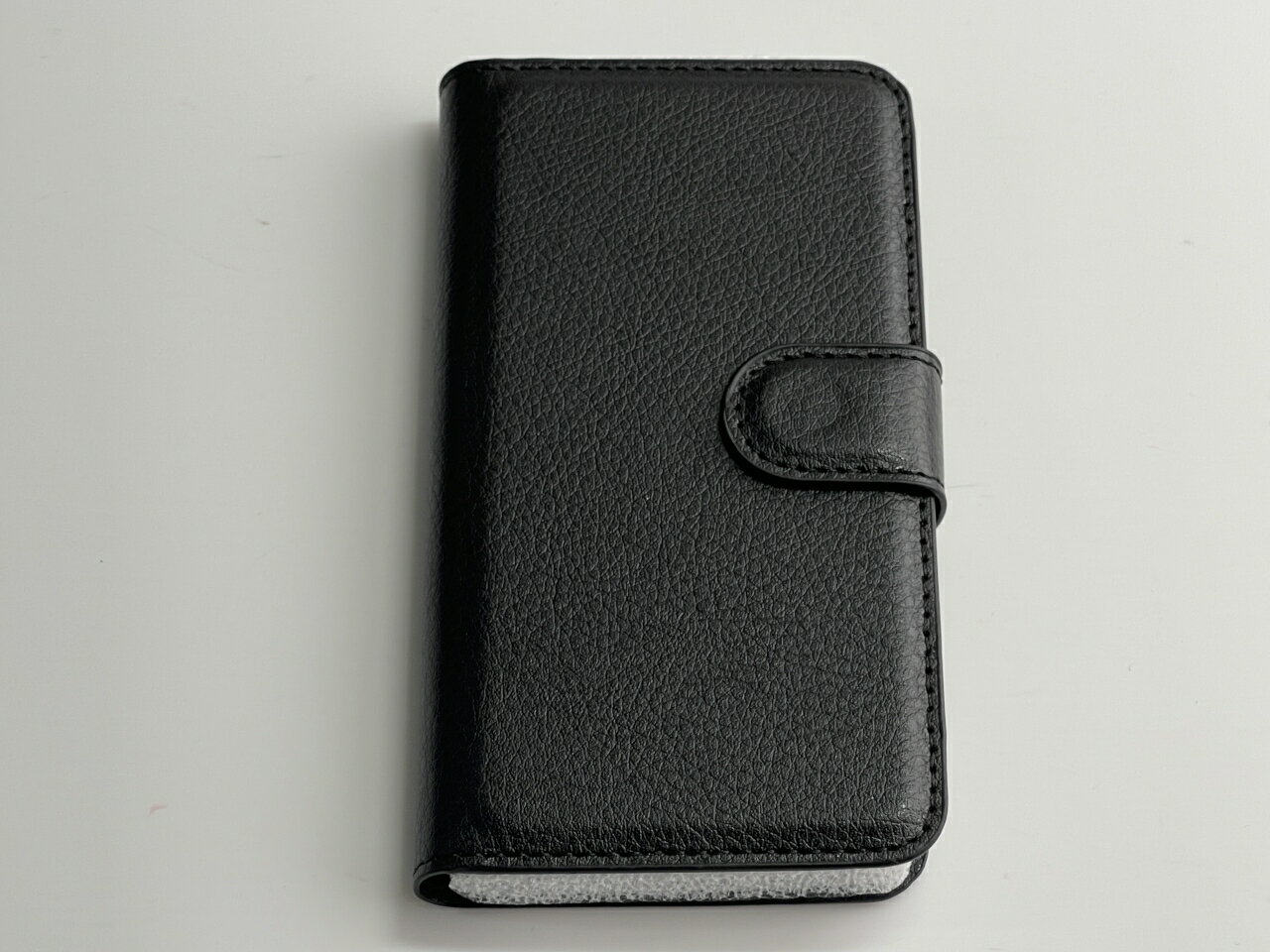 ■特徴： 高級感溢れるデザインと優れた質感が特徴です 高級PUレザーの手ざわり、質感をお楽しみ下さい 【素材】高級PUレザー 【状態】新品 【仕様】手帳型 ■簡易包装 ■対応機種：Xperia Z1 f SO-02F Z1mini Z1Co...