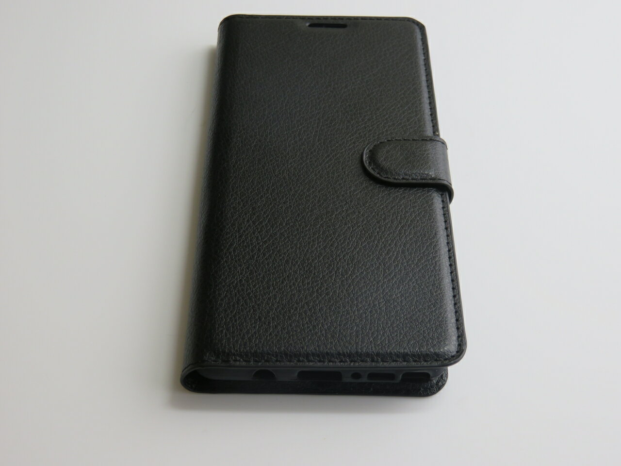 ■特徴： 高級感溢れるデザインと優れた質感が特徴です 高級PUレザーの手ざわり、質感をお楽しみ下さい 【素材】高級PUレザー 【状態】新品 【仕様】手帳型 ■簡易包装 ■対応機種：Galaxy Note8 SC-01K SCV37 ■付属品...