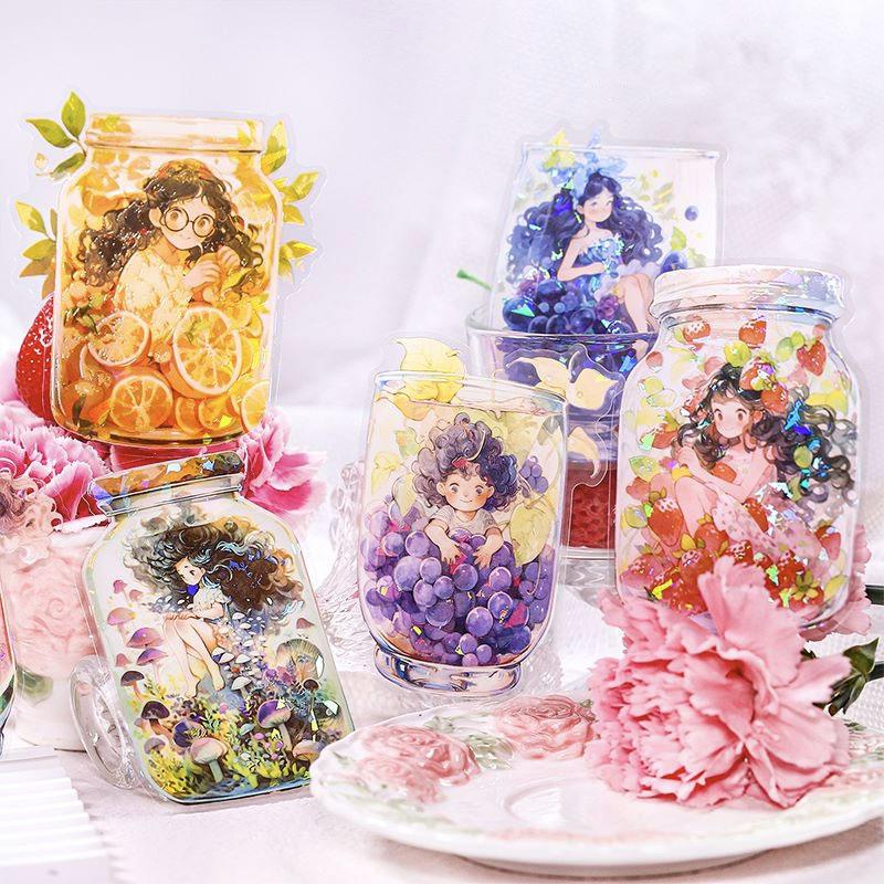 品番｜ST357種類｜シール数量｜5枚入（5種類, 各1枚）材質｜PET製造｜美好的一天 / have a good day / 中国特徴｜様々なフルーツカラーの可愛い女の子が描かれた大きめPETシール※モニターの発色具合によって実際のもの...