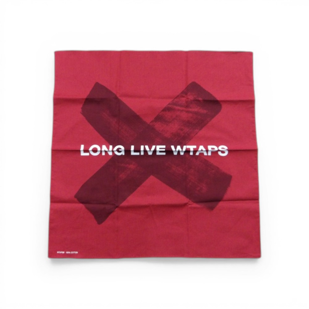 商品詳細ダブルタップス ロングライブダブルタップス バンダナ■ブランド：WTAPS■品番：-■カラー：レッド■参考価格：-■付属品：無し■状態：美品USEDです。特記すべき傷、汚れなどありません。■サイズ(約cm)：メジャー採寸の為、若干の...