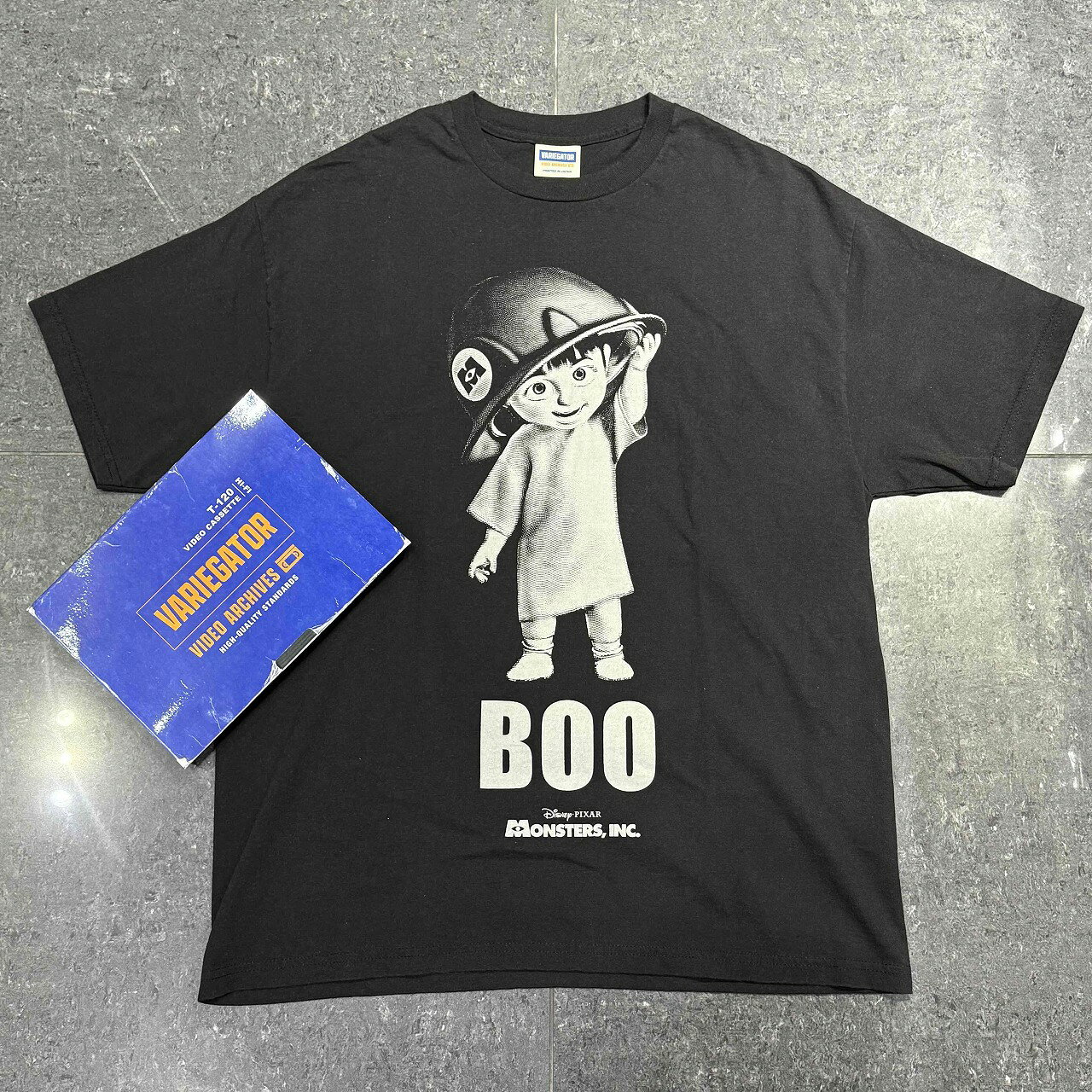 商品詳細VARIEGATOR MONSTERS INC BOO TEE SIZE-L ヴァリゲーター モンスターズインク半袖Tシャツになります。■ブランド：ヴァリゲーター■品番■カラー：ブラック■付属品：タグ■状態：USED品になります。画...
