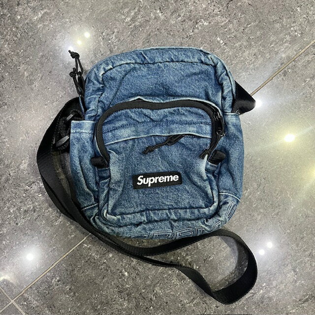 商品詳細Supreme 25aw Denim Shoulder Bag シュプリーム デニム ショルダーバッグになります。■ブランド：Supreme■品番■カラー：ネイビー■付属品：無し■状態：USED品になります。画像にてご確認下さい。■...