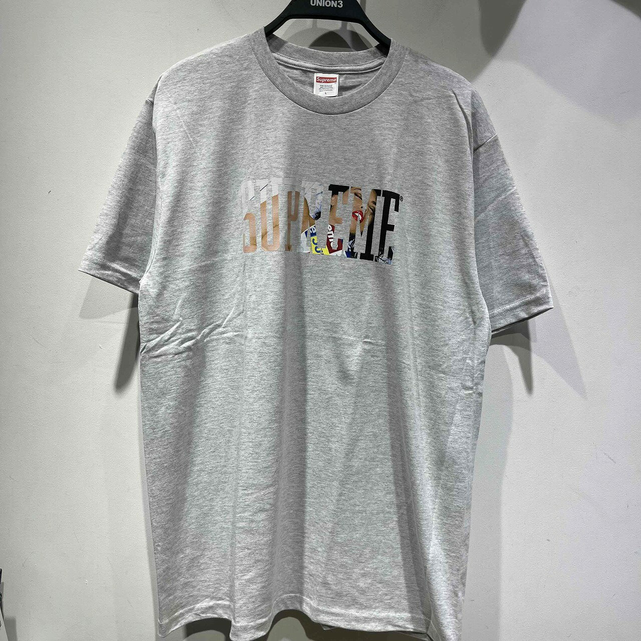 商品詳細Supreme 24aw Tera Patrick Tee "Grey" Size-Lになります。■ブランド：Supreme■品番■カラー：画像参照■付属品■状態：未使用品になります。画像にてご確認ください。■参考価格■サイズ(約c...