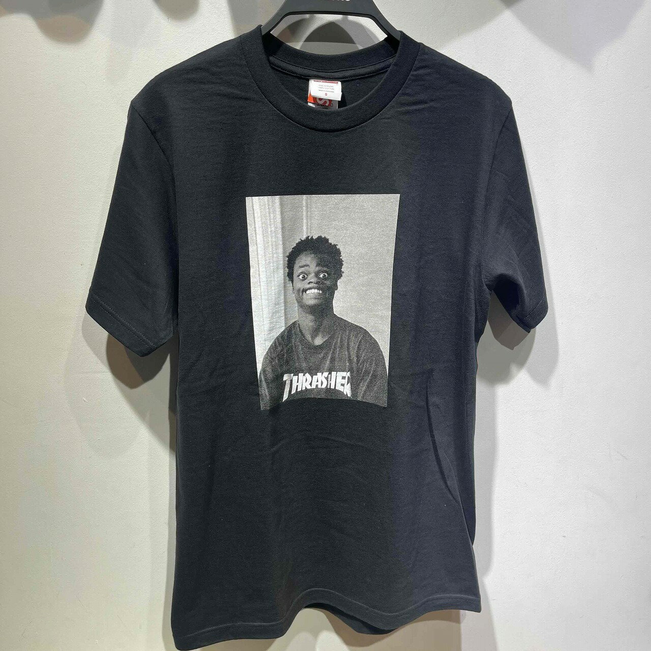 商品詳細Supreme Thrasher Harola Tee Sサイズになります。■ブランド：Supreme■品番■カラー：画像参照■付属品■状態：未使用品になります。画像にてご確認ください。■参考価格■サイズ(約cm)：メジャー採寸の為...