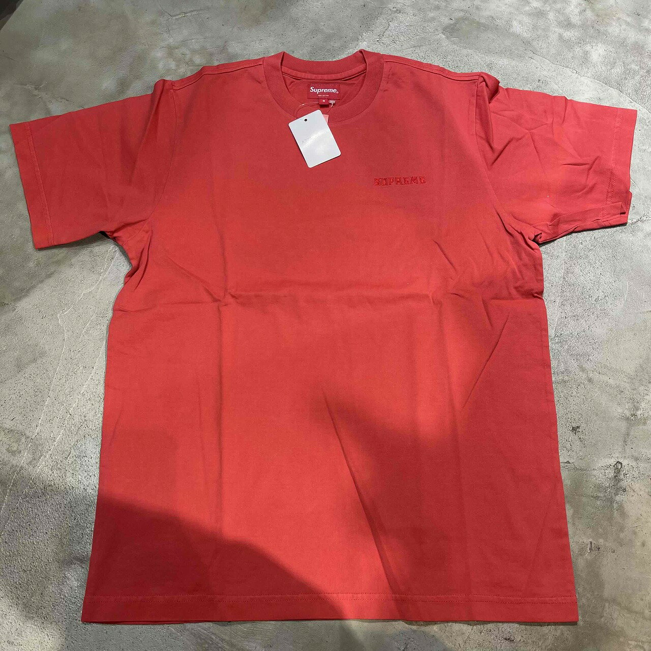 商品詳細Supreme 18ss Overdyed Tee Sサイズになります。■ブランド：Supreme■品番■カラー：画像参照■付属品■状態：未使用品です。画像にてご確認ください。■参考価格■サイズ(約cm)：メジャー採寸の為、若干の誤...