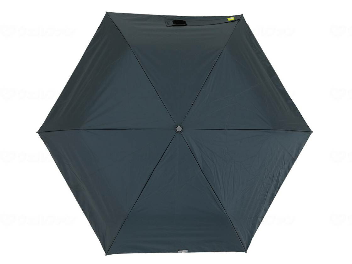 バッグに入れてもかさばらないコンパクトさが魅力 必要な時にサッと使えて収納も楽な傘 〇500?ペットボトルよりも軽く、持ち運びもしやすいサイズ感です。 〇コンパクトでありながら直径90と、身体をしっかり守れます。 〇UVカット99.9％以上...