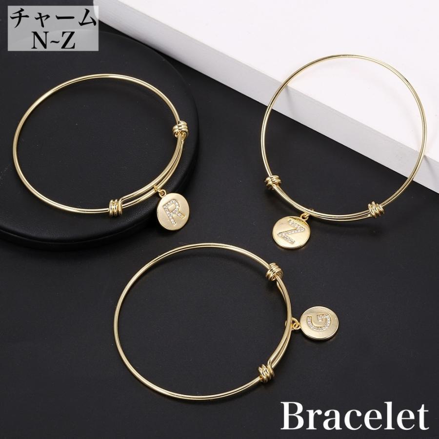 アルファベットのチャームがお洒落なレディース用ブレスレットです。シンプルなデザインなので、どのような装いにもマッチします?【サイズについて】画像をご参照ください。【素材について】合金【カラーについて】生産ロットにより柄の出方や色の濃淡が異な...