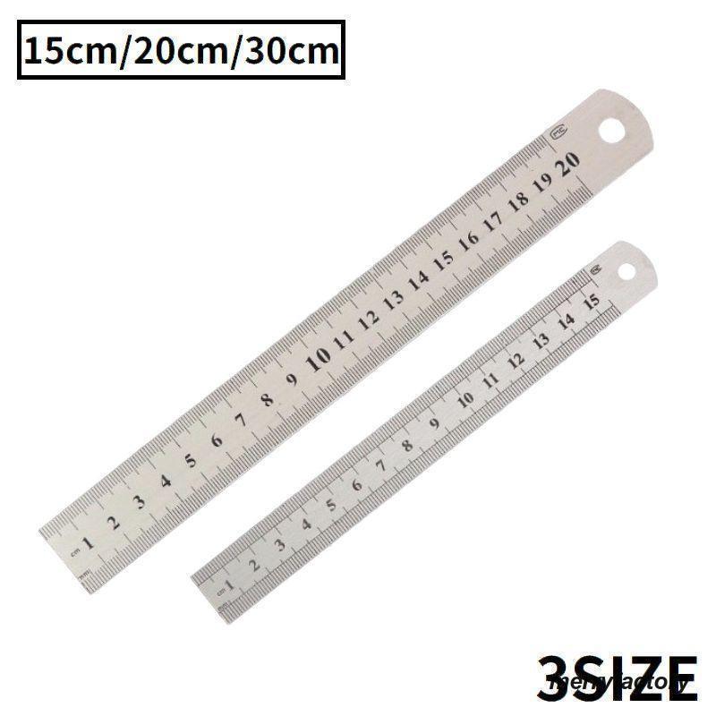 ステンレス製のスリムデザイン?両側センチメートル表記の直線用ストレート定規です。【素材について】ステンレス合金【カラーについて】生産ロットにより柄の出方や色の濃淡が異なる場合がございます。お使いのモニターや撮影時の光の加減などにより画像と実...