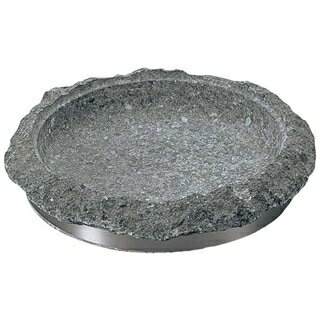商品の仕様●外寸(mm)：φ320 ●内寸(mm)：φ260 深さ：55●重量:5.9kg●板厚/厚み：30.0●材質：天然長水岩石 ■● 食物の持つ深い味わいを引き出す。● 自然岩加工のため、サイズに若干の誤差があります。※商品画像はイメ...
