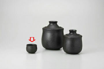 商品の仕様●黒結晶 ぐい呑●5.4×4.1cm 60cc●1個※商品画像はイメージです。複数掲載写真も、商品は単品販売です。予めご了承下さい。※商品の外観写真は、製造時期により、実物とは細部が異なる場合がございます。予めご了承下さい。※色違...