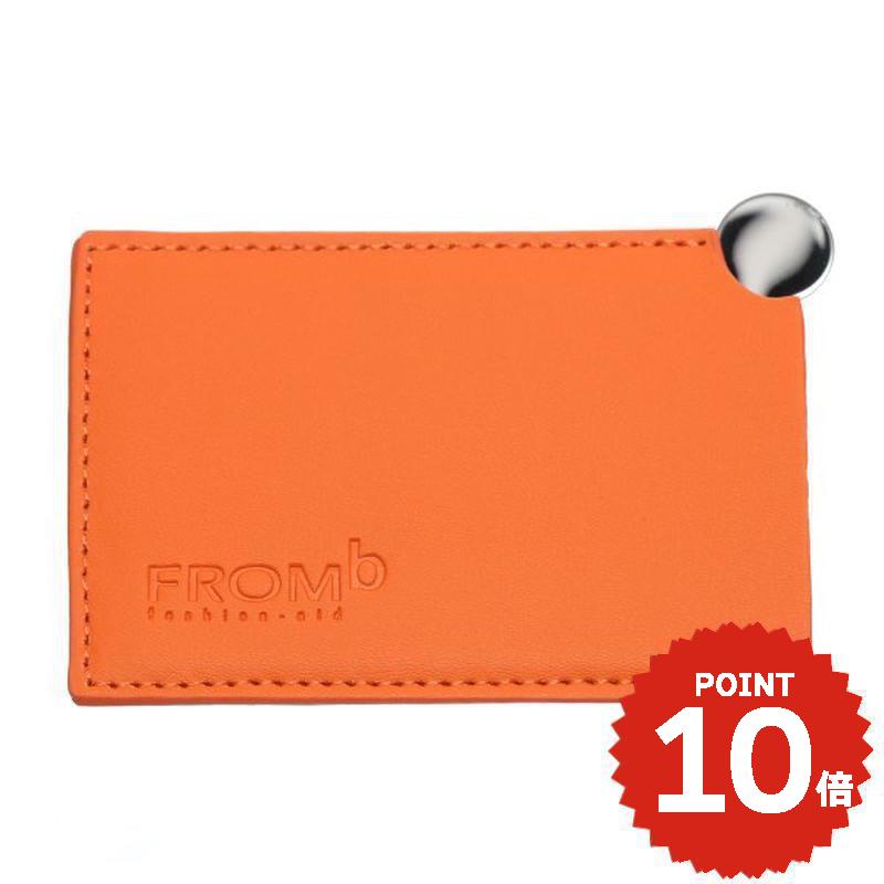 素材：14Kメッキ・PUレザー サイズ：縦約9cm 横約8cm マチ：5cm 重さ：58g ※入荷時期により、付属の箱・ラッピングの仕様が変更になる場合があります。予めご了承下さい。