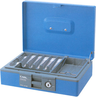 品番　CB-8400注文番号　CB-8400-B（ブルー）　CB-8400-D（グレー）税込価格（本体価格）　\7,875 （\7,500)サイズ（内寸）　W276×L210×H81mm　(W243×L168×H28mm)重量　1.6kg特...