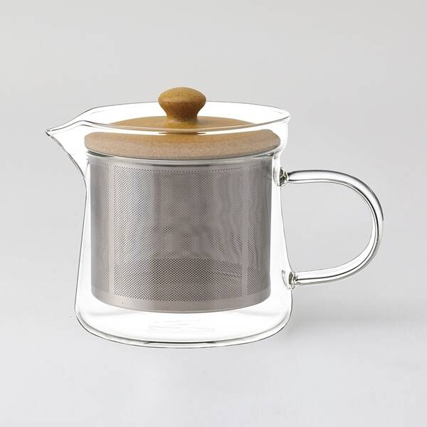 【商品説明】●日本茶や紅茶、ハーブティーなどお茶の色も楽しめる。ガラスの涼やかさは夏の水出し茶や麦茶などにもぴったり。お手入れ簡単なステンレス茶こし付。●産地：有田焼、材質：蓋/陶器、本体/ガラス、茶こし/ステンレス、原産国：日本●サイズ縦...