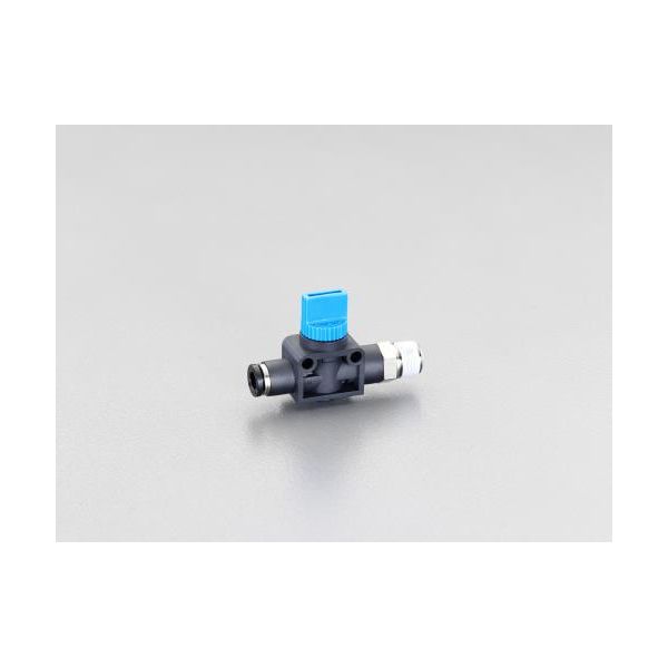 ●使用圧力範囲…0〜0.9MPa●使用温度範囲…0〜60℃（凍結なきこと）●材質…本体樹脂部：PBT、　　　　　　金属部：黄銅（無電解ニッケルメッキ）、　　　　　　ハンドル：POM●使用流体…空気●入力側(チューブ外径)…6mm●出力側(取...